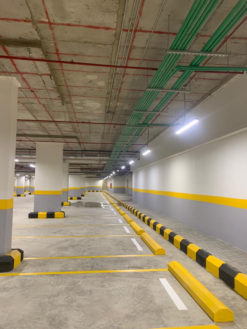 Commercial and office building + restaurants for Abdul Majeed Al-Sayel ...